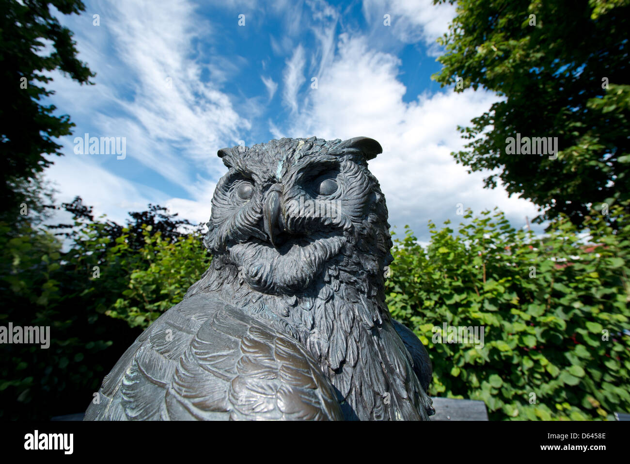 statue of owl Stock Photo - Alamy