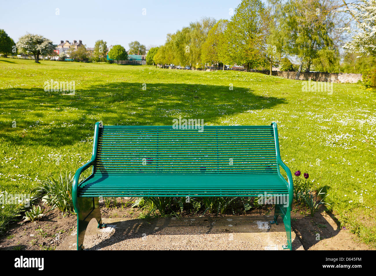Bench in the park Stock Photo - Alamy