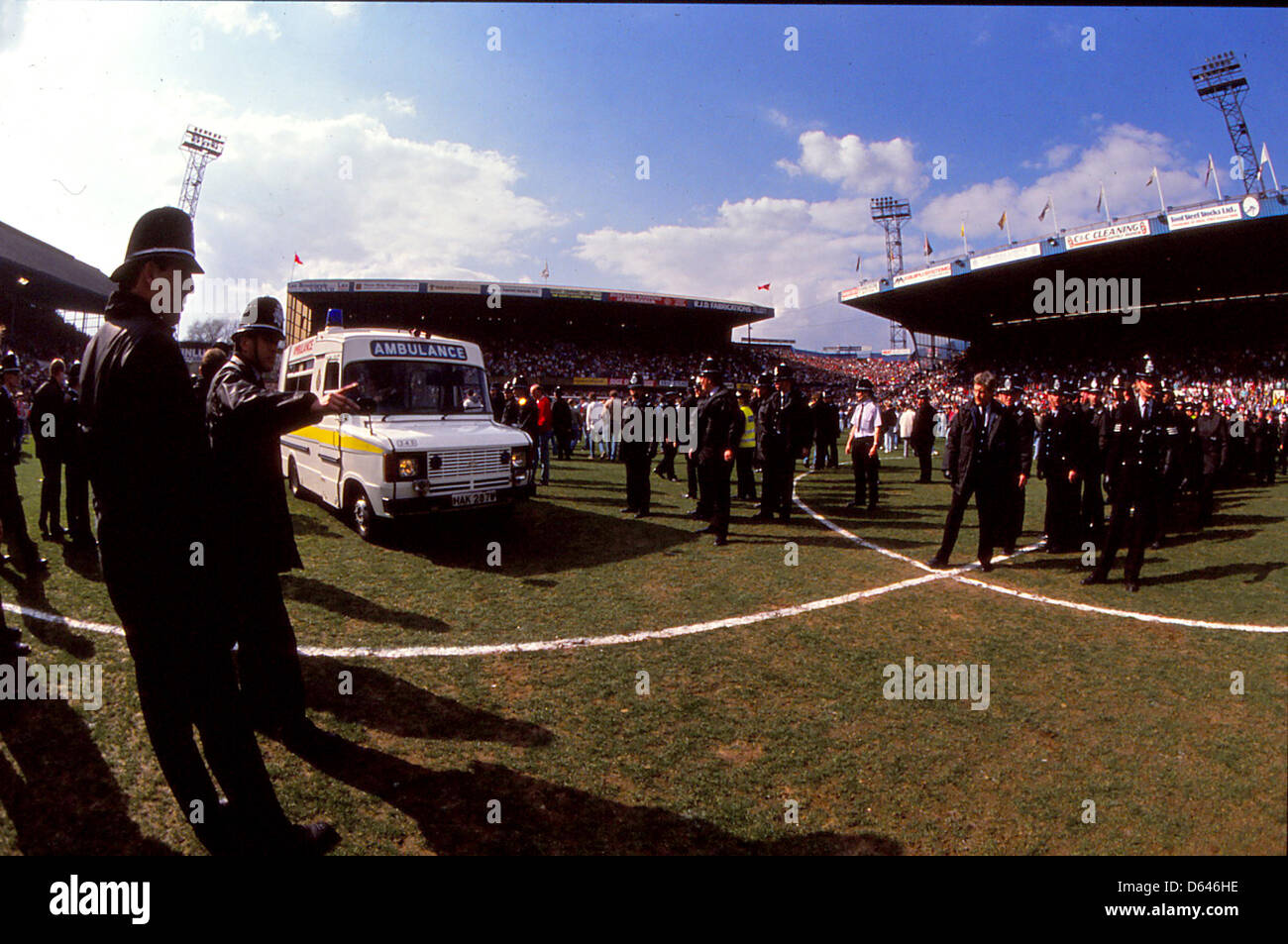 Hillsborough disaster 1989 hi-res stock photography and images - Alamy