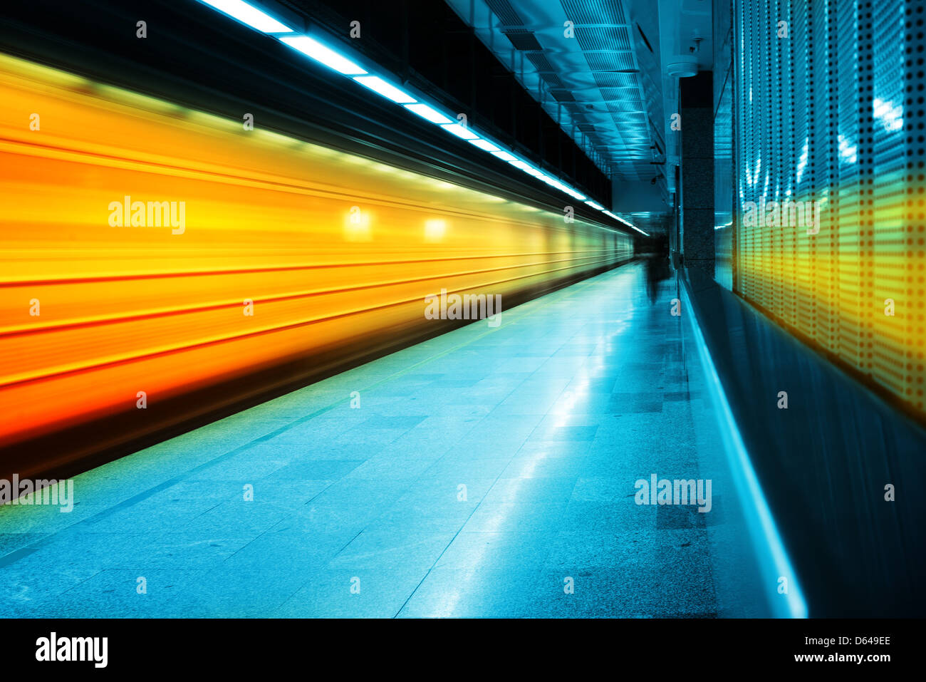 High speed train with motion blur hi-res stock photography and images ...