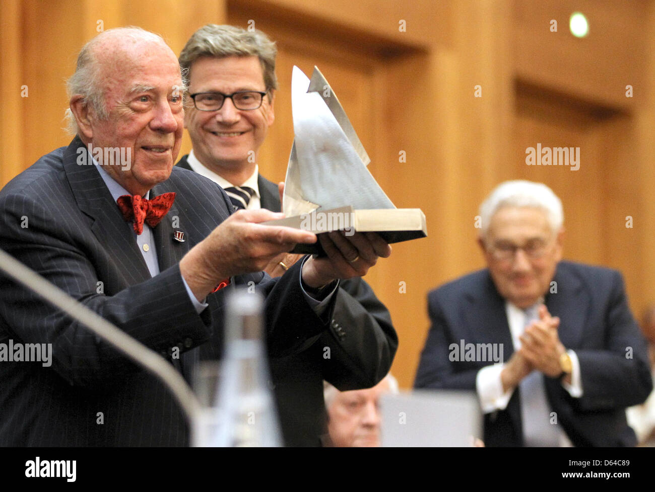 George p shultz hi-res stock photography and images - Alamy
