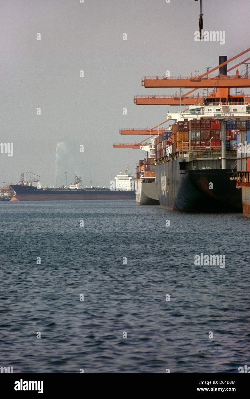 The large modernized container and general purpose cargo port in Jeddah ...