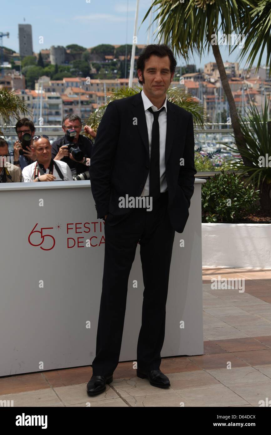 Actor Clive Owen poses at the photocall of "Hemingway And Gellhorn ...