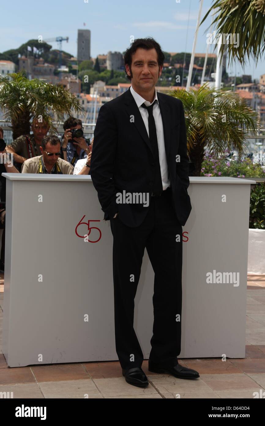 Actor Clive Owen poses at the photocall of "Hemingway And Gellhorn ...