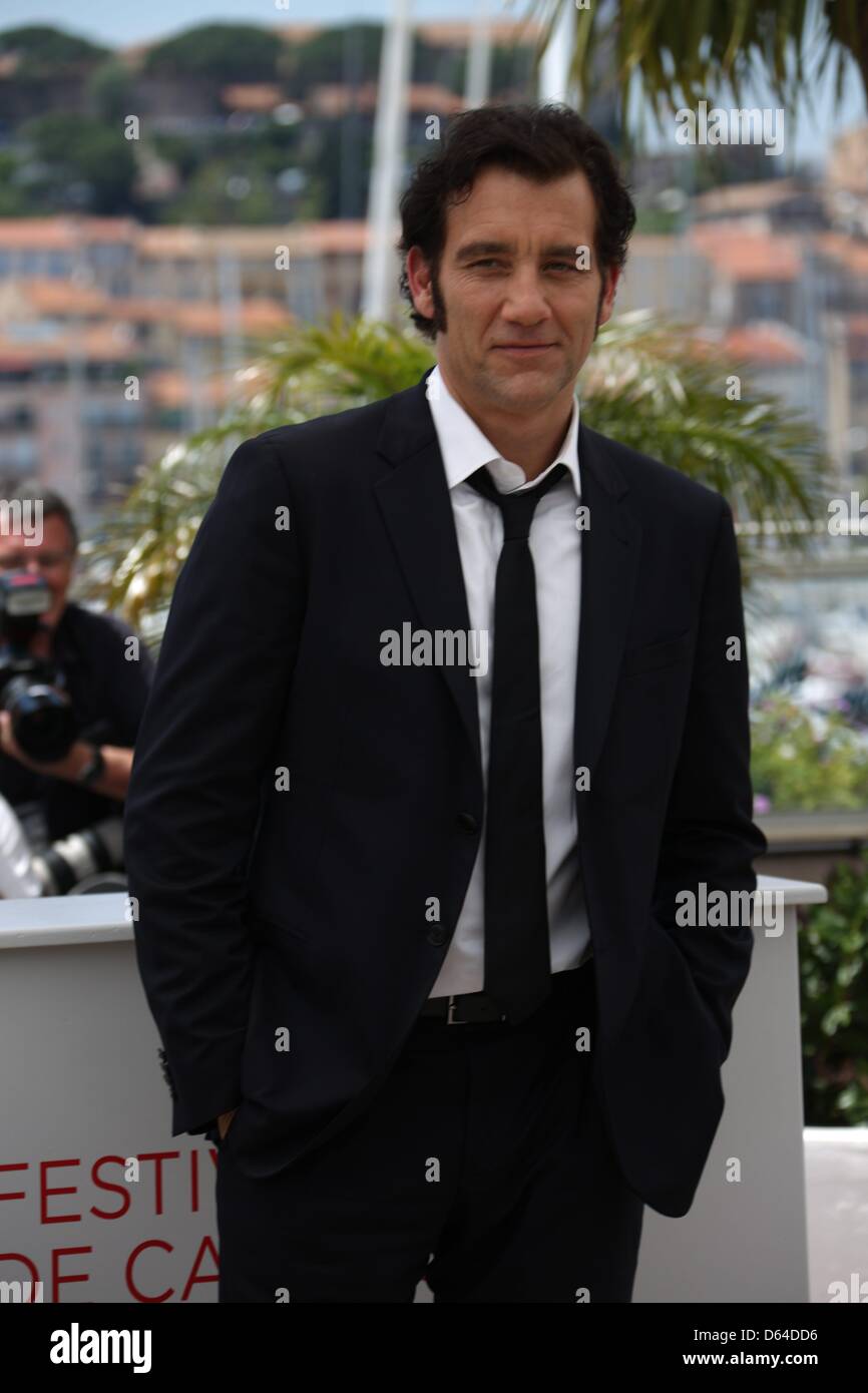 Actor Clive Owen poses at the photocall of "Hemingway And Gellhorn ...