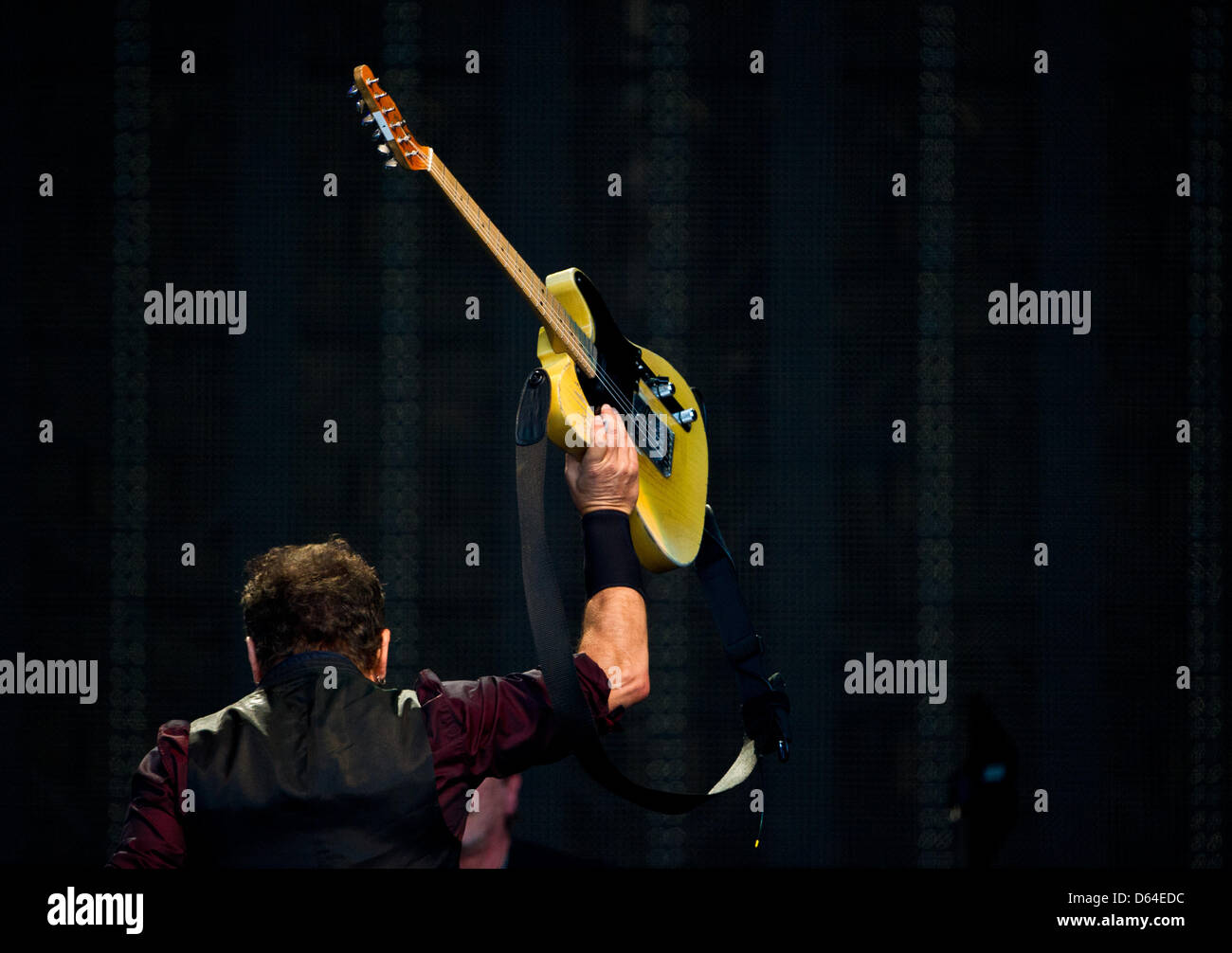 Bruce Springsteen performs at the first concert of his 'Wrecking Ball ...