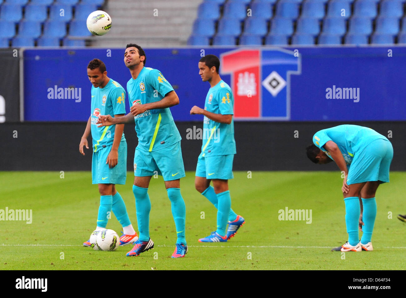 Brazilian national soccer player Sandro (C) practices at the Imtech ...