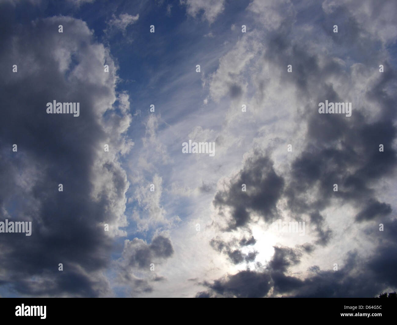 Dramatic sky showing mix hi-res stock photography and images - Alamy