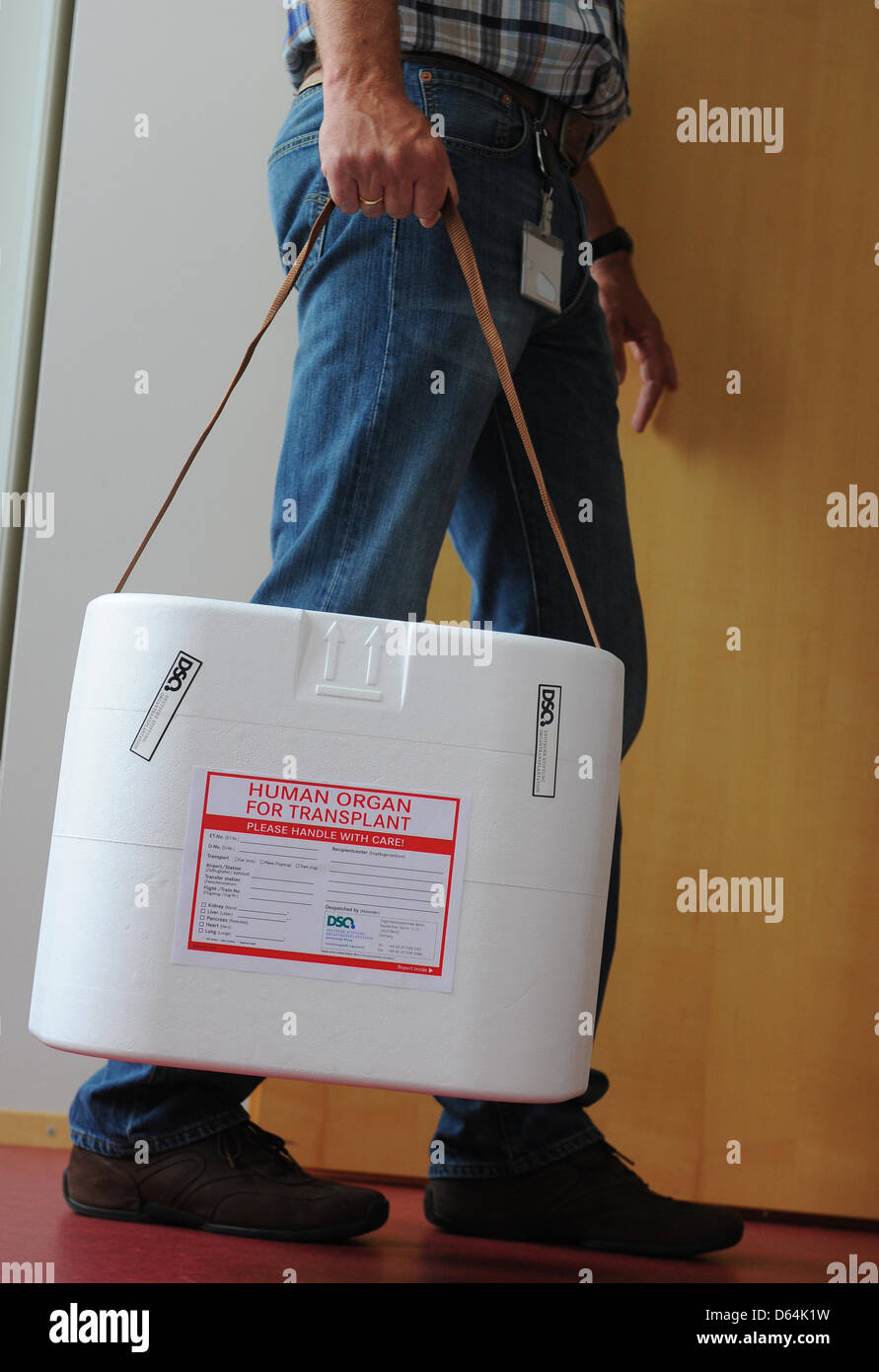 Organ transport box hi-res stock photography and images - Alamy