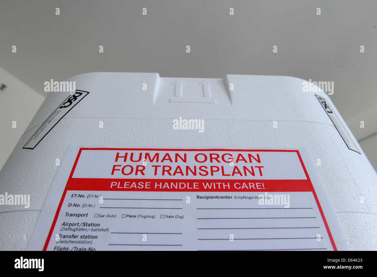 Organ transport box hi-res stock photography and images - Alamy