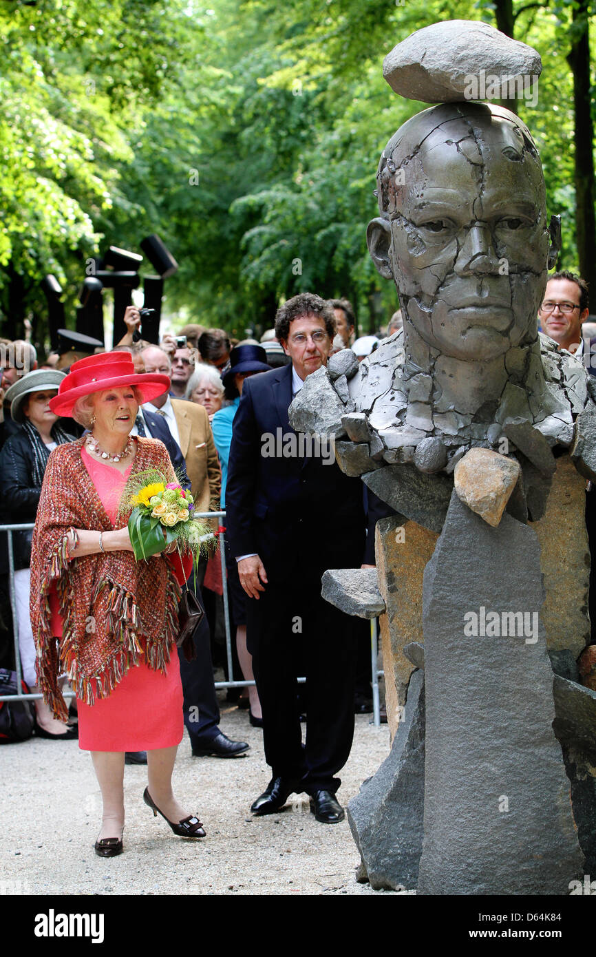 Queen Beatrix of the Netherlands opens the 15th sculpture festival at ...