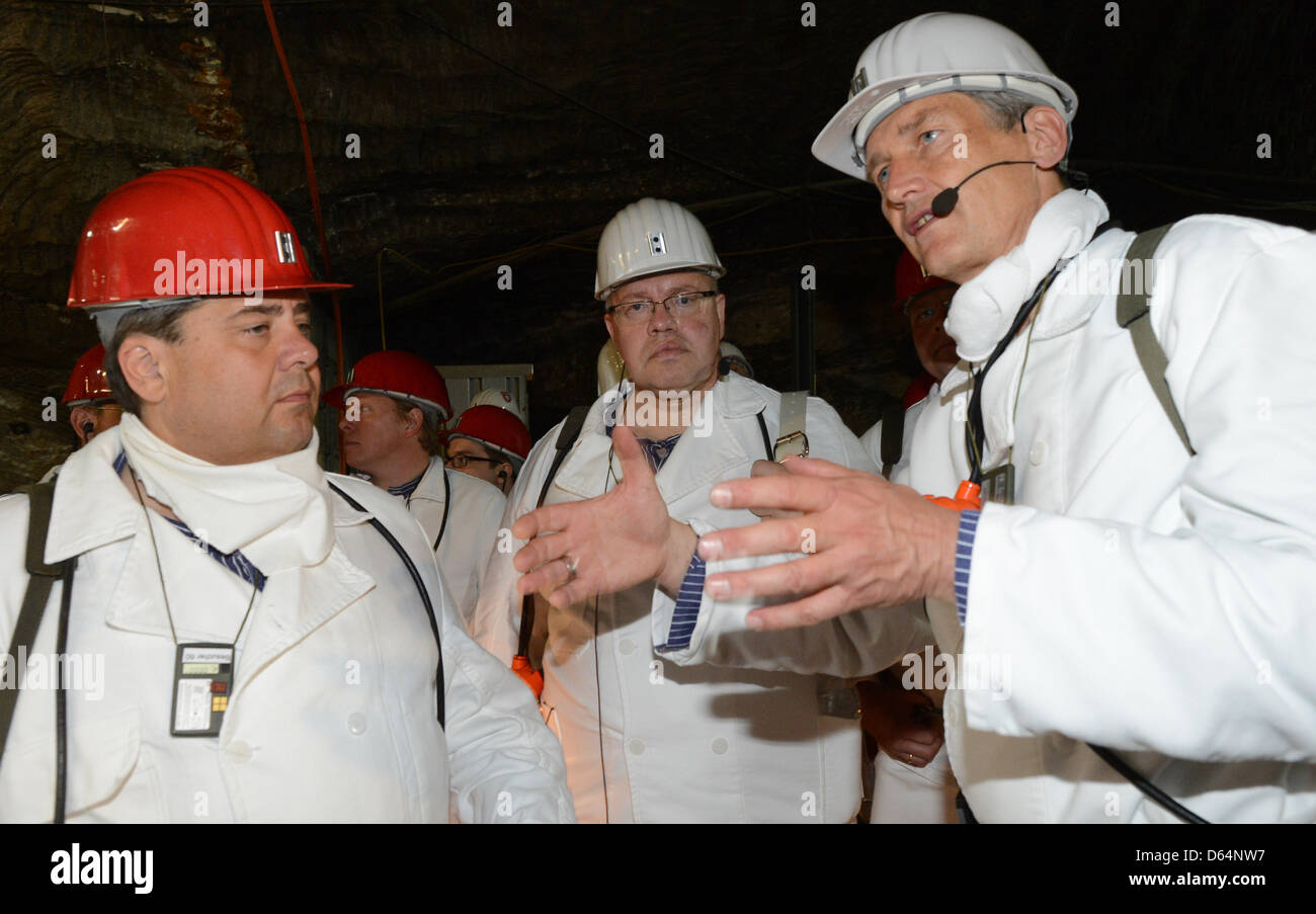 German Federal Environment Minister Peter Altmaier (C) visits the Asse ...