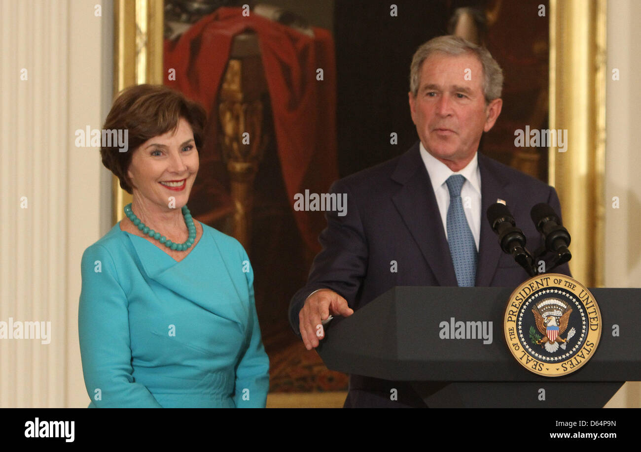 Former United States President George W. Bush speaks at the unveiling ...