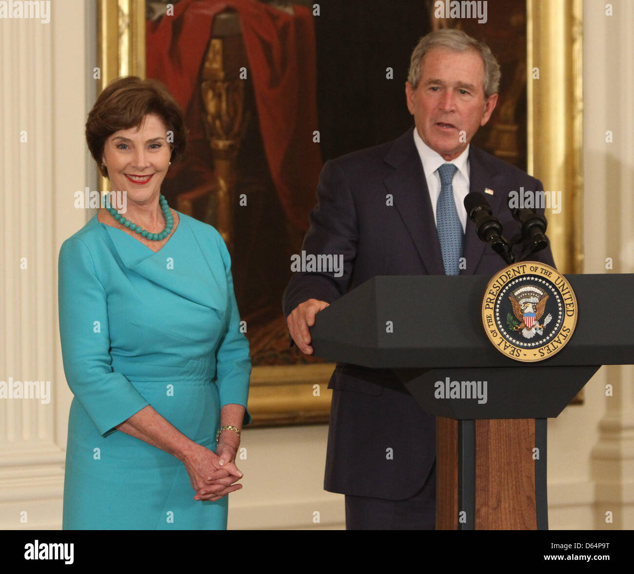 George w. bush first lady white house hi-res stock photography and ...