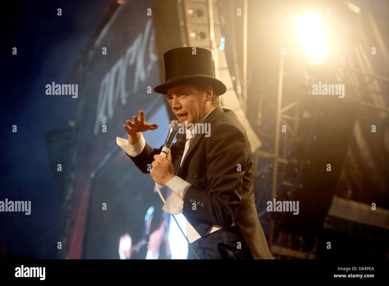 The hives singer hi-res stock photography and images - Alamy