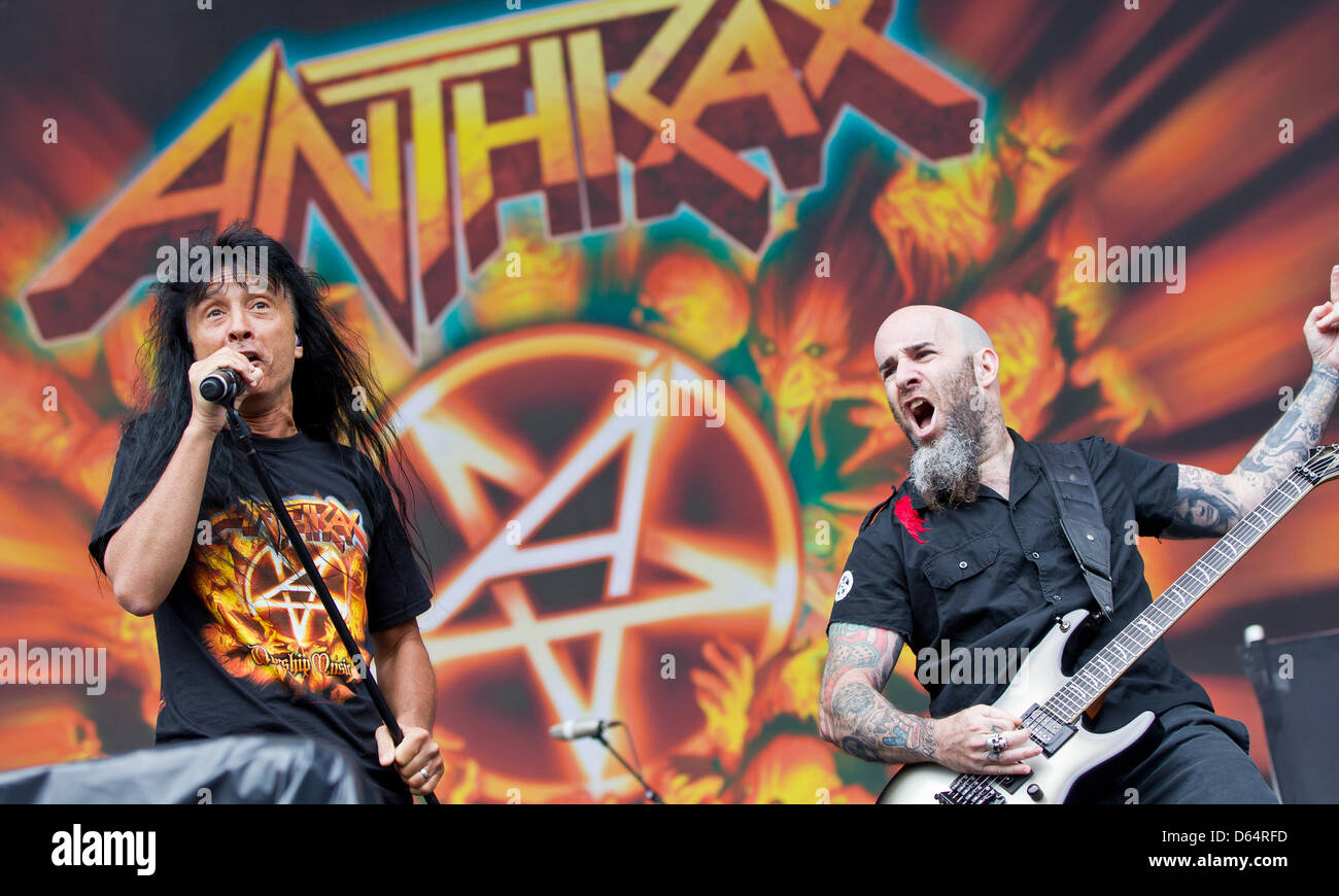 Joey Belladonna, singer of the US metal band Anthrax, and guitarist Ian ...