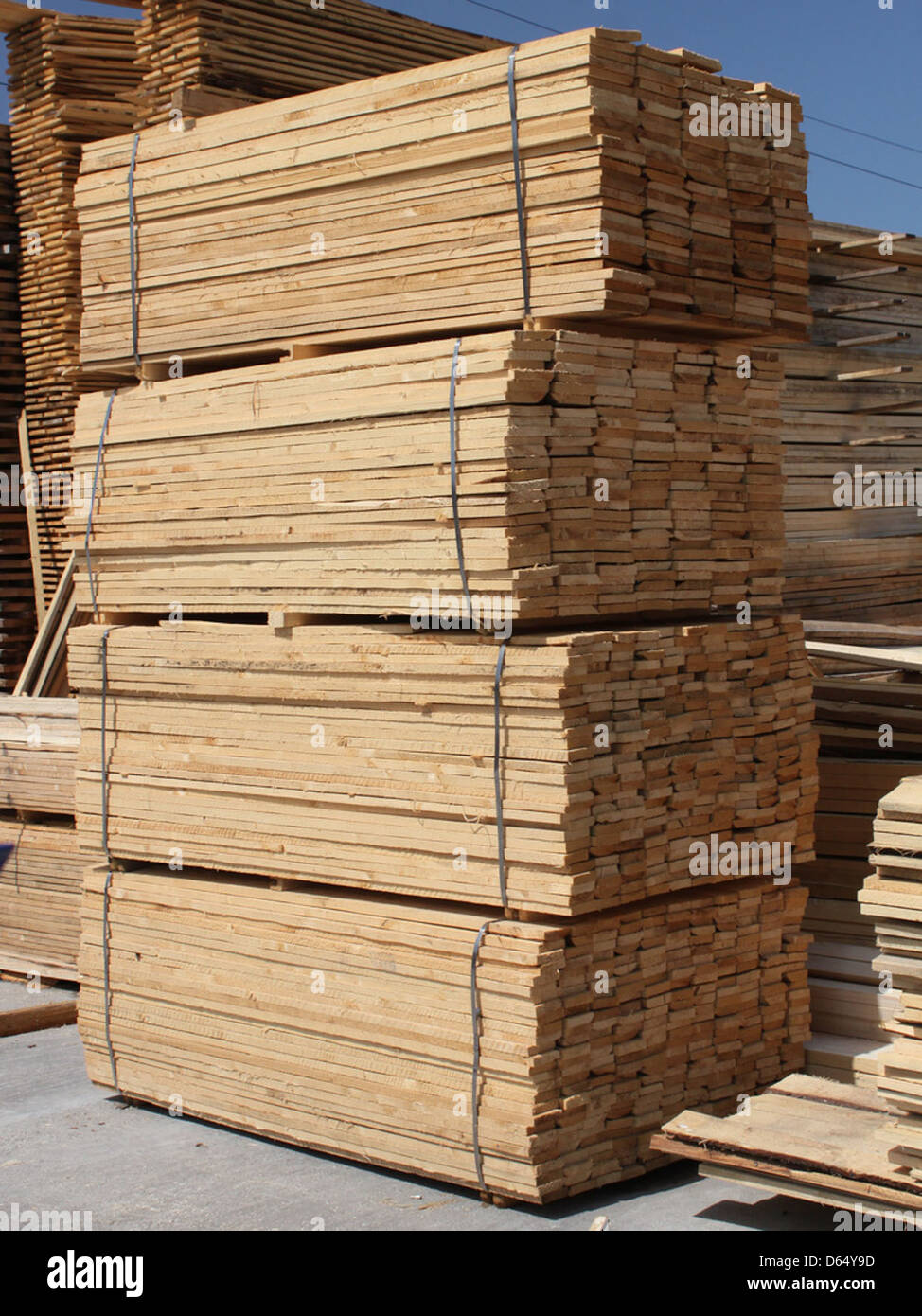 Stack new wooden studs hi-res stock photography and images - Alamy