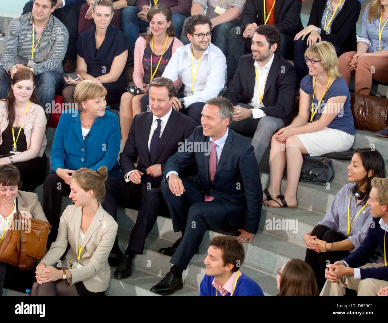 German Chancellor Angela Merkel (CDU, 2nd L, C), British Prime Minister ...