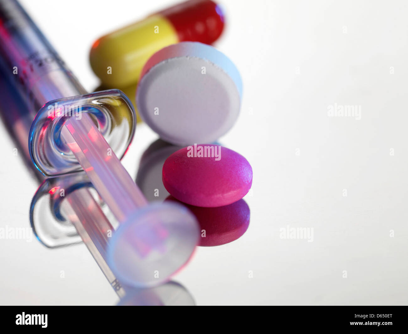 Studio drugs hi-res stock photography and images - Alamy