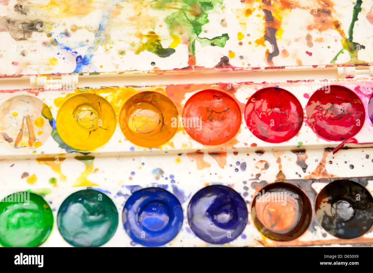 Blue plastic pallet hi-res stock photography and images - Alamy