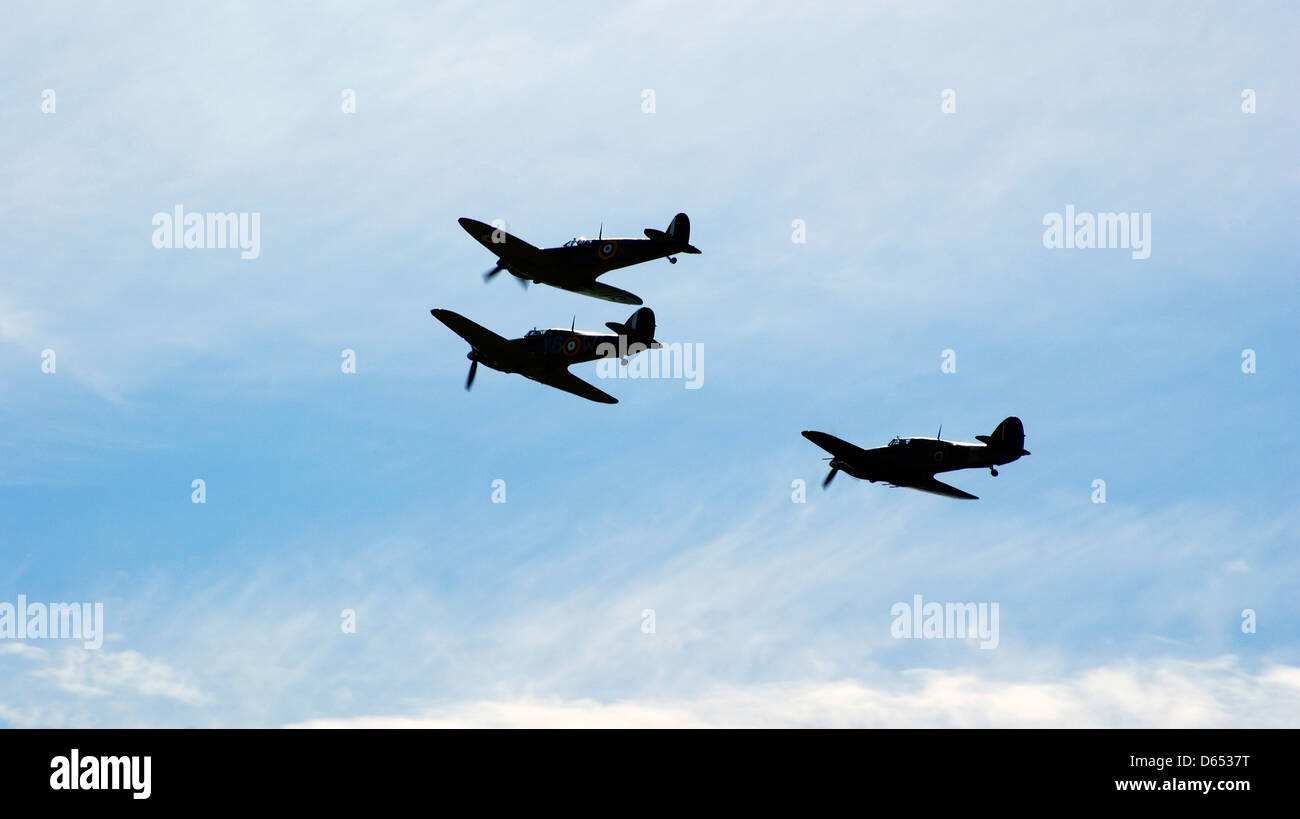 spitfires flying in formation hurricane planes world war 2 clear sky ...