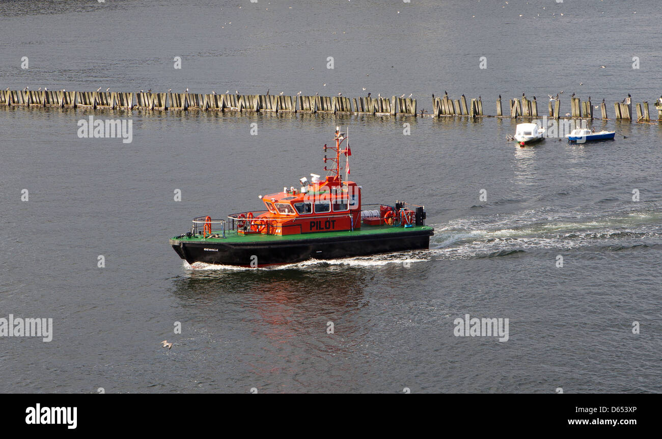 Pilot boat hi-res stock photography and images - Alamy