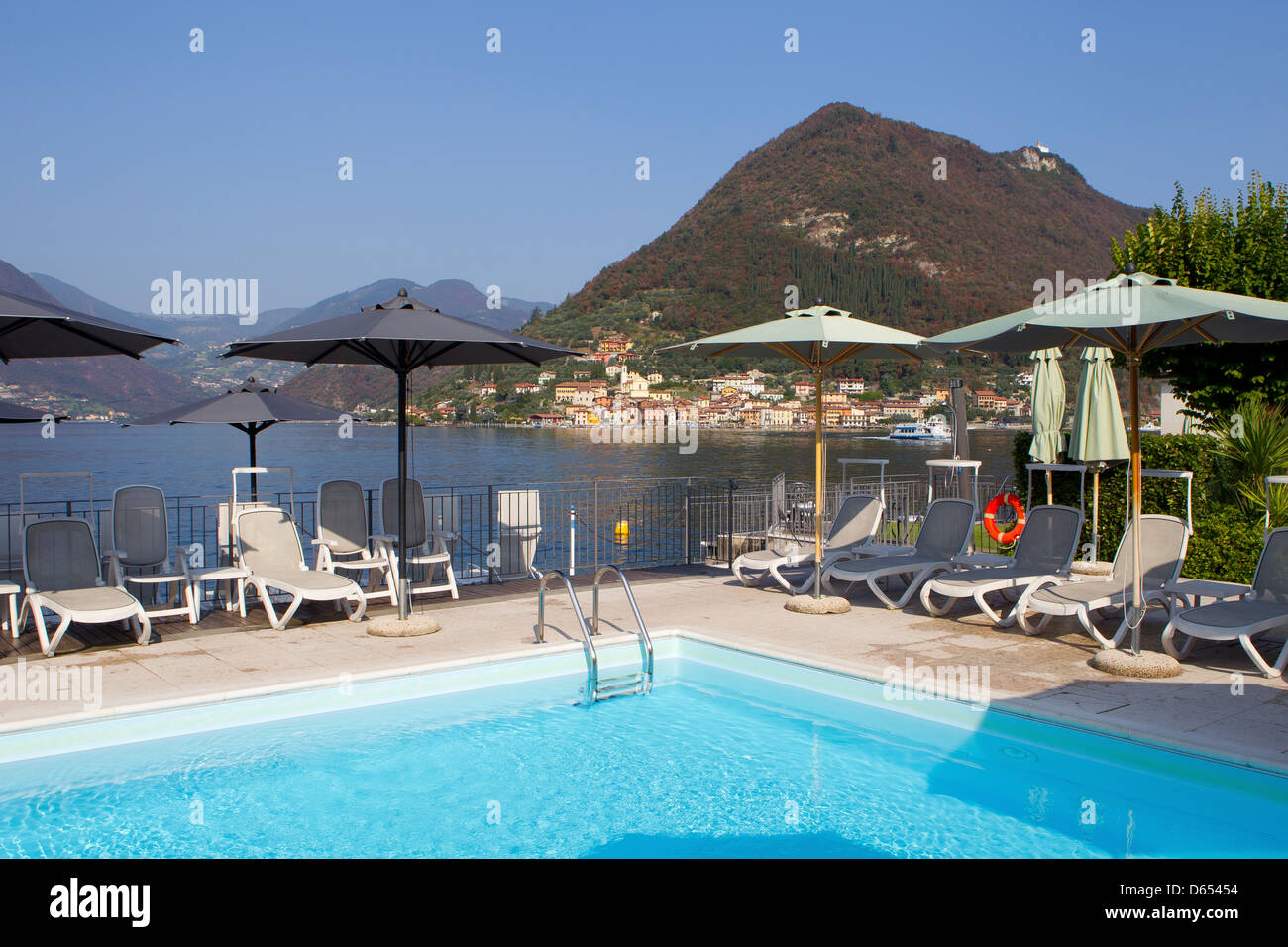 Lakeside swimming pool hi-res stock photography and images - Alamy