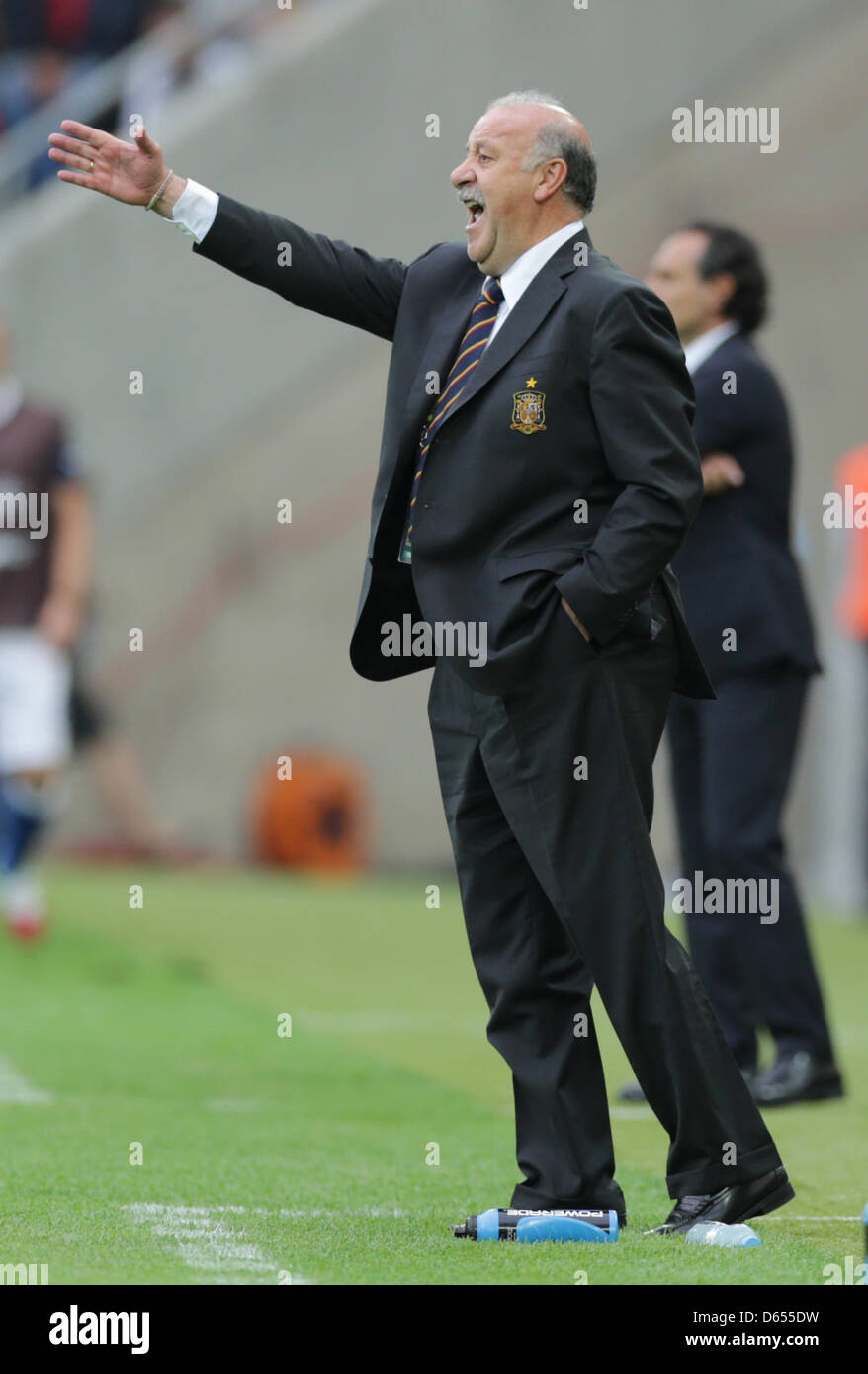 Spain's coach Vicente del Bosque during UEFA EURO 2012 group C soccer ...