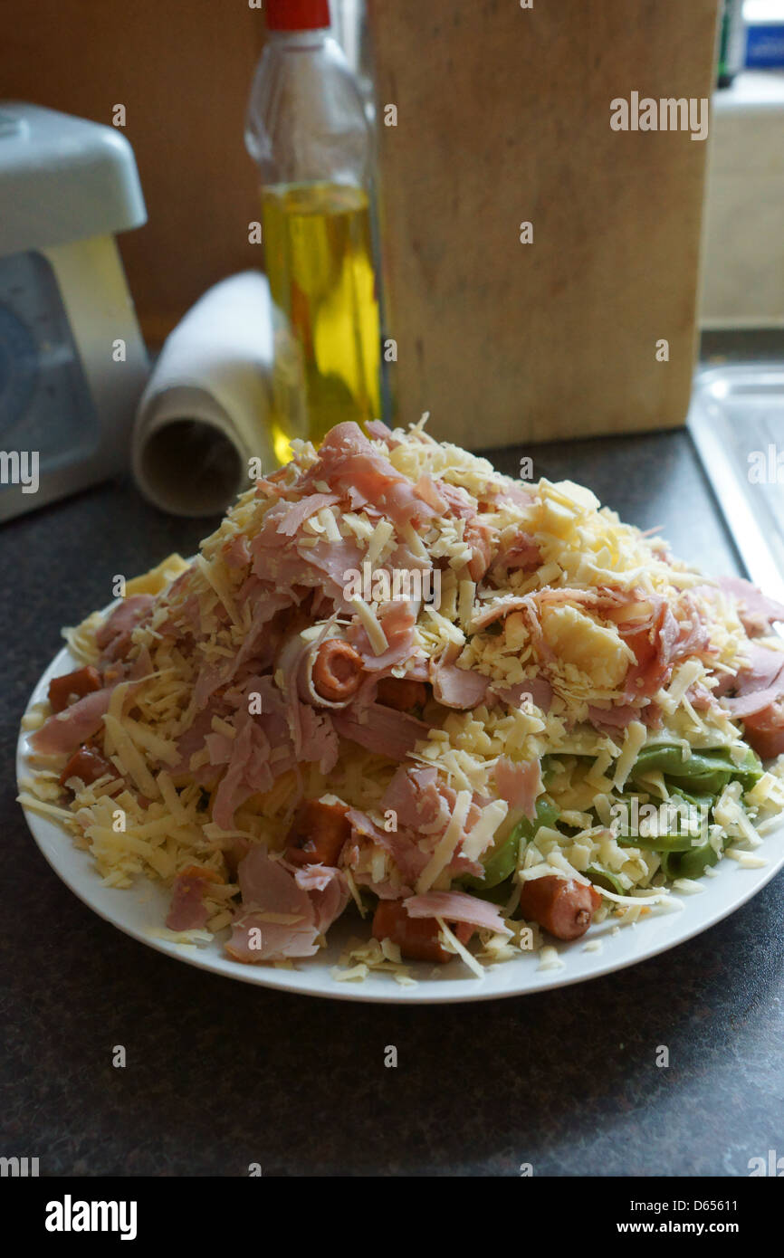 paster ham cheese tagliatelle spaghetti fresh food Stock Photo - Alamy