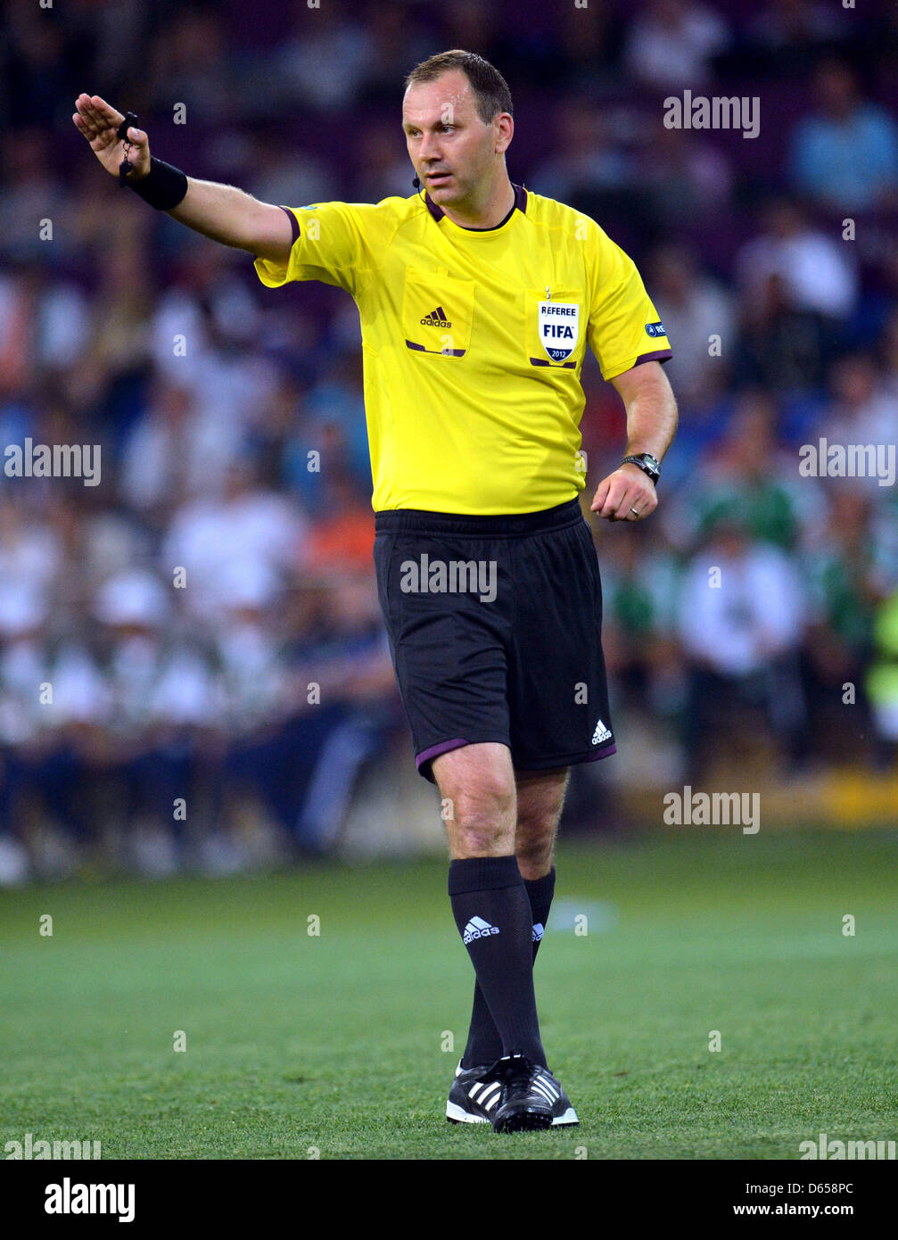 Referee Jonas Eriksson High Resolution Stock Photography and Images - Alamy