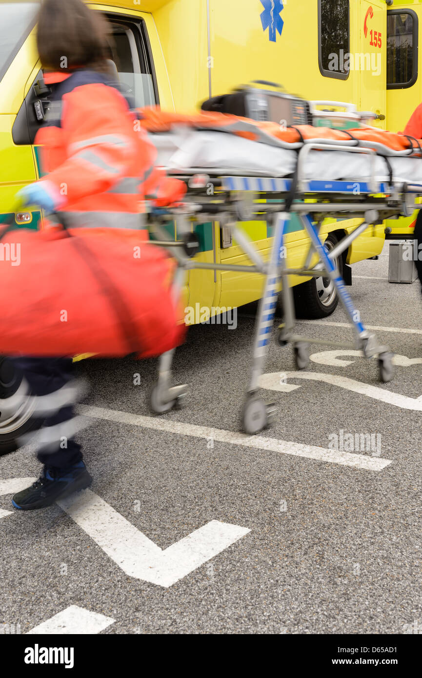 Paramedic unit hi-res stock photography and images - Alamy