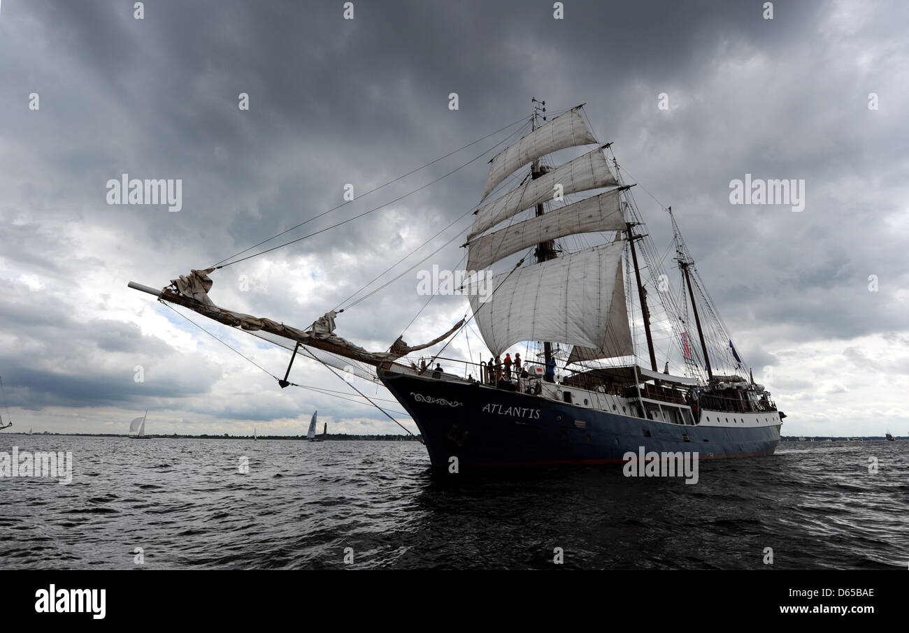 Tall ship atlantis hi-res stock photography and images - Alamy
