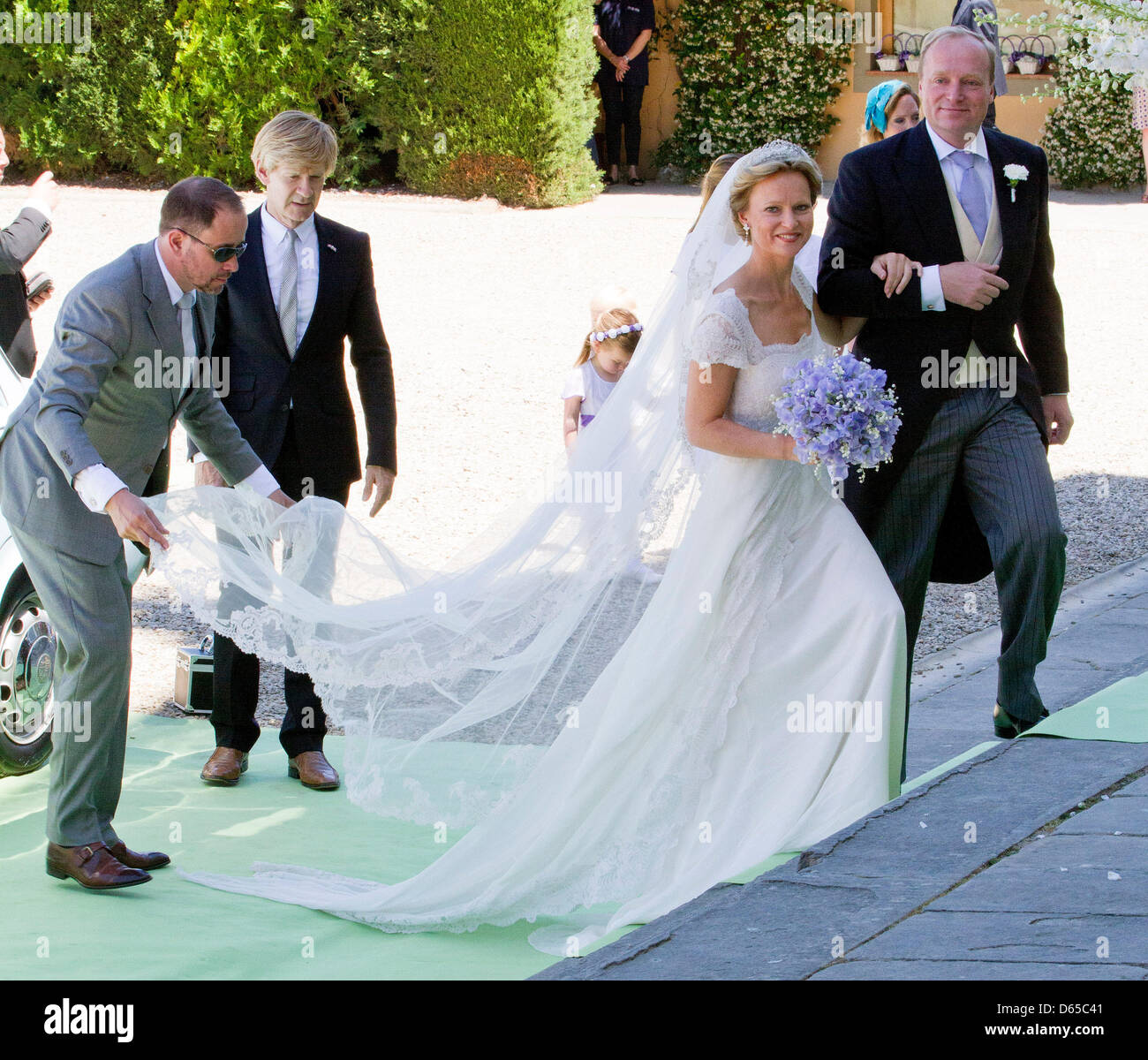 Dutch Princess Maria Carolina and her brother Prince Carlos de Bourbon ...