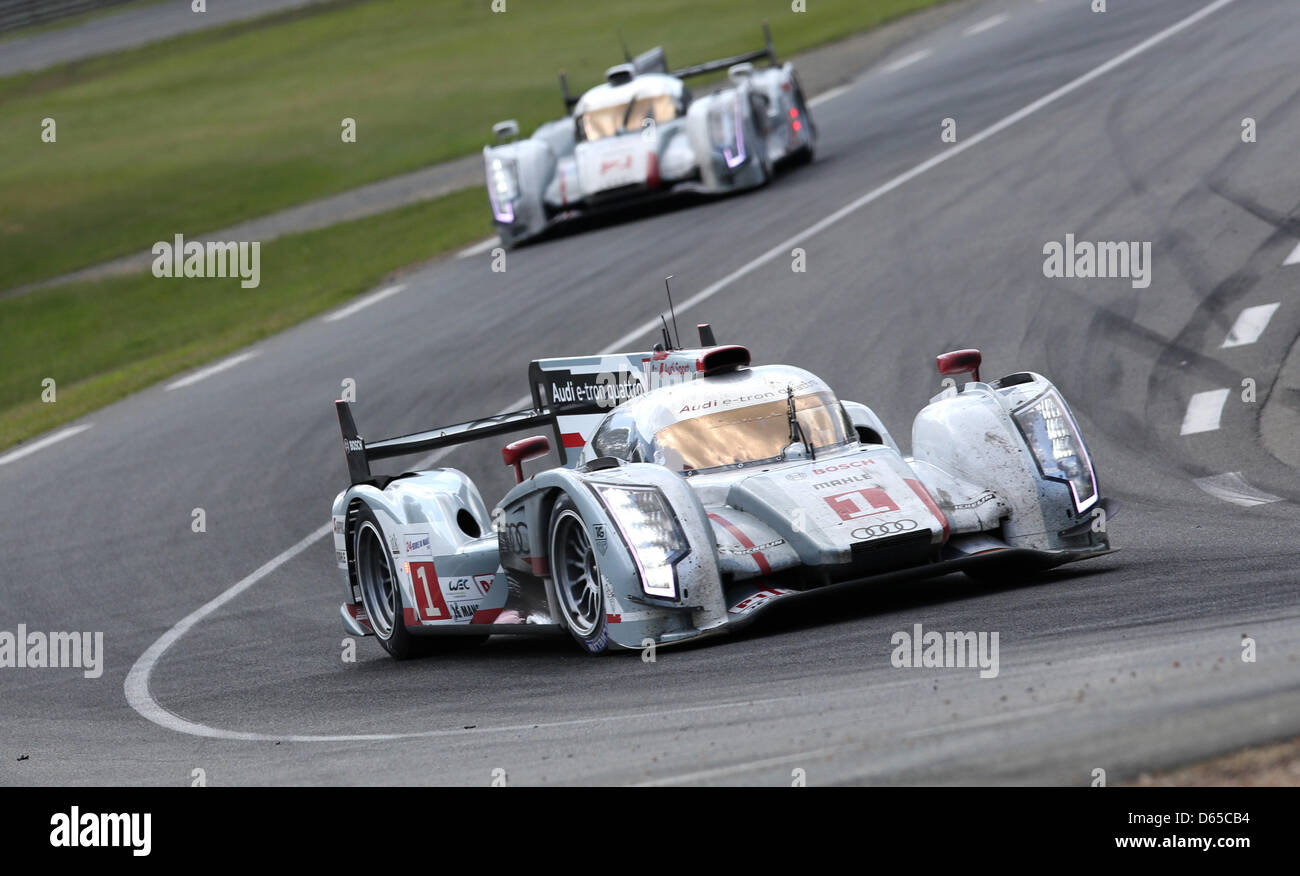 The LMP2 class Zytek Z11SN - Nissan of Greaves Motorsport with drivers ...