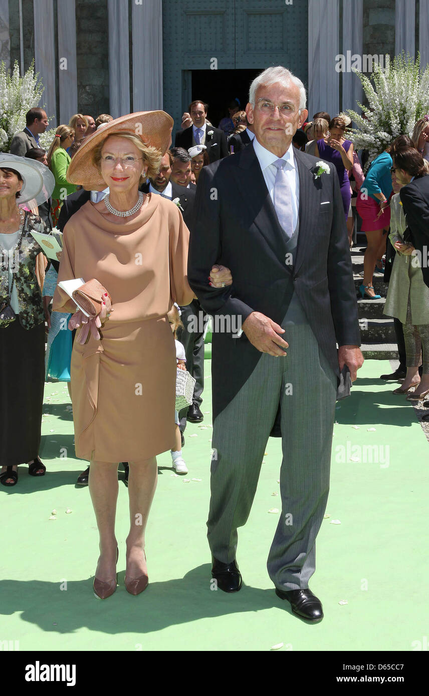 The parents Mr and Mrs Brenninkmeijer (L) arrive for the wedding of ...