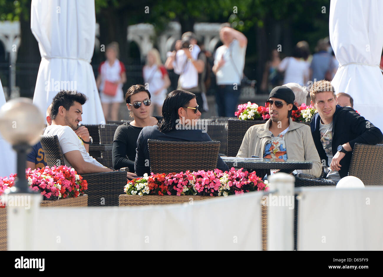 Germany's Ilkay Guendogan (L-R), Mesut Oezil, goalkeeper Tim Wiese ...