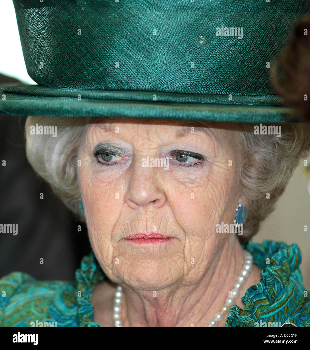 Queen Beatrix Queen Beatrix at the opening of the new provincial house ...