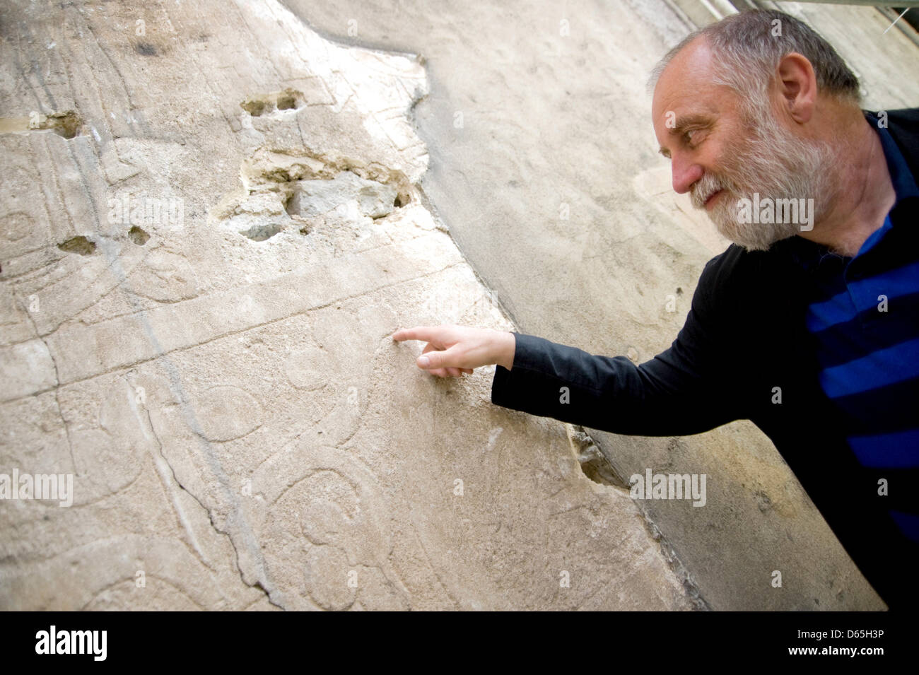 Restorer Thomas Groll presents the restoration work of historic plaster ...