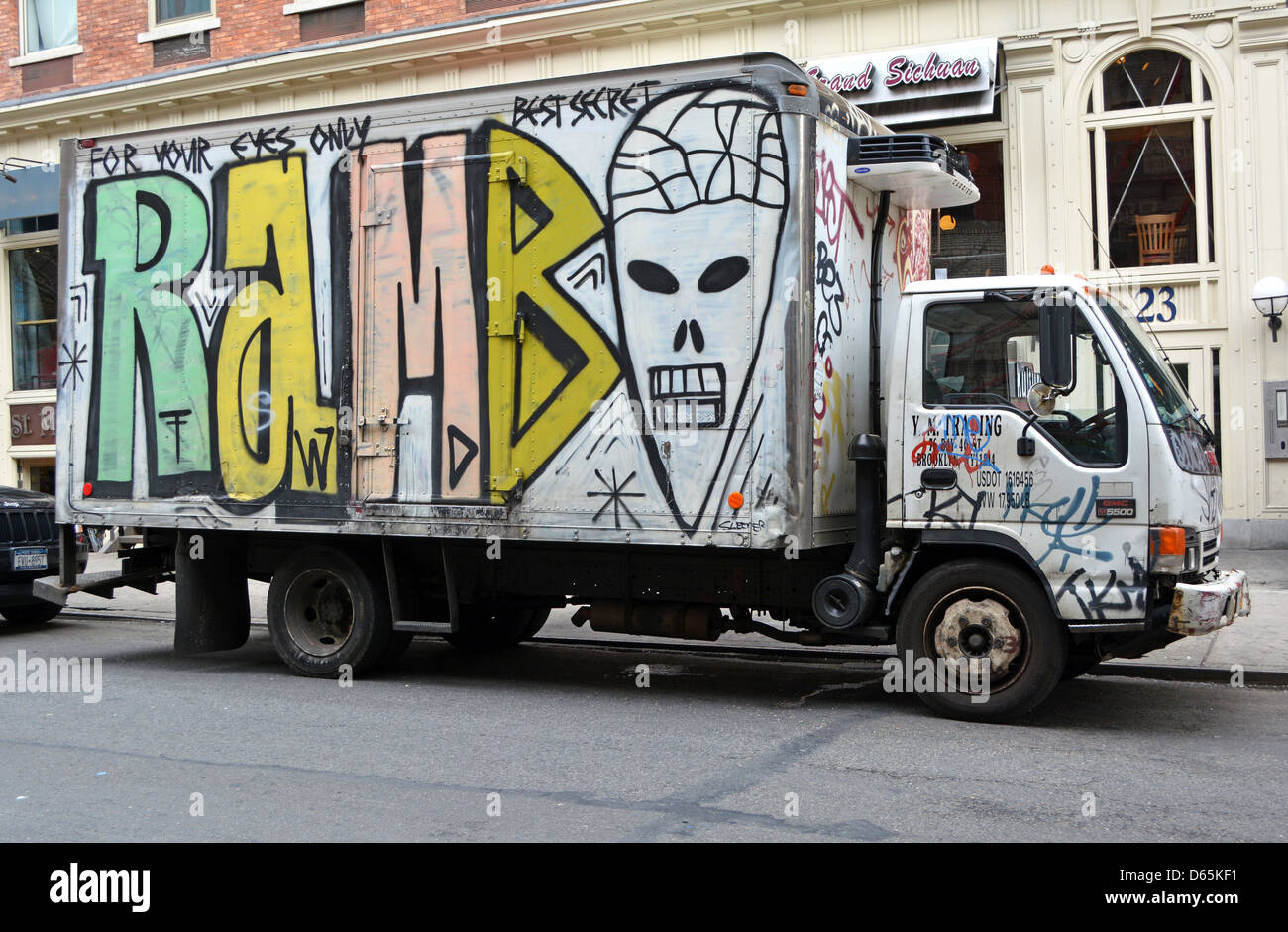 Truck with graffiti hi-res stock photography and images - Alamy