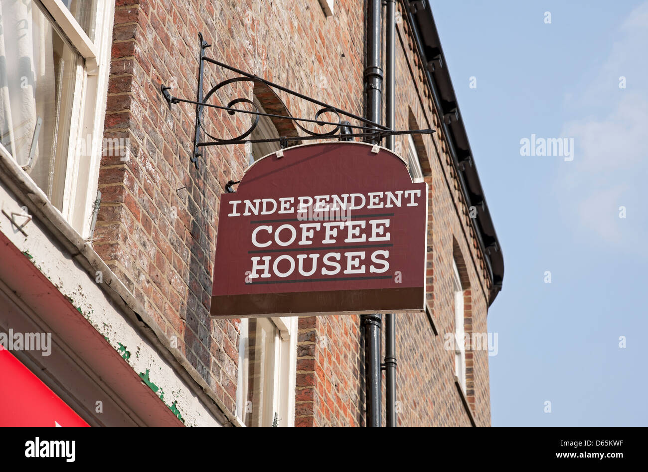 Independent house, exterior hi-res stock photography and images - Alamy