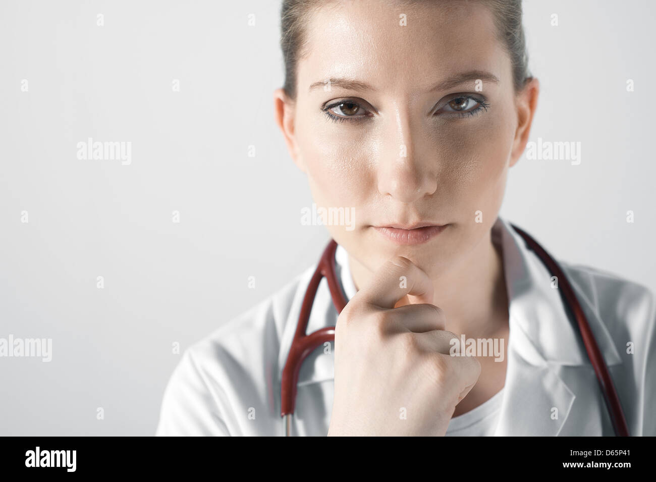Doctor thinking hi-res stock photography and images - Alamy