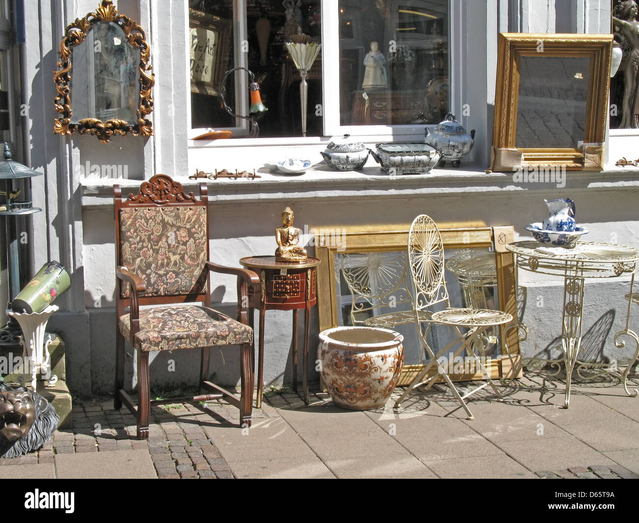 Antique Furniture Junk High Resolution Stock Photography and Images - Alamy