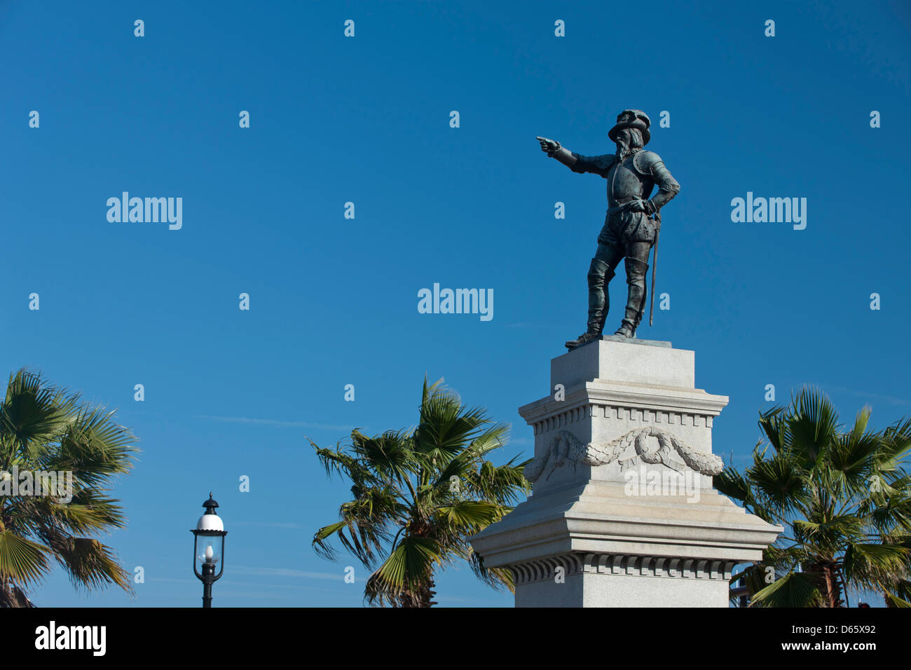 JUAN PONCE DE LEON STATUE CATHEDRAL PLAZA SAINT AUGUSTINE FLORIDA USA ...