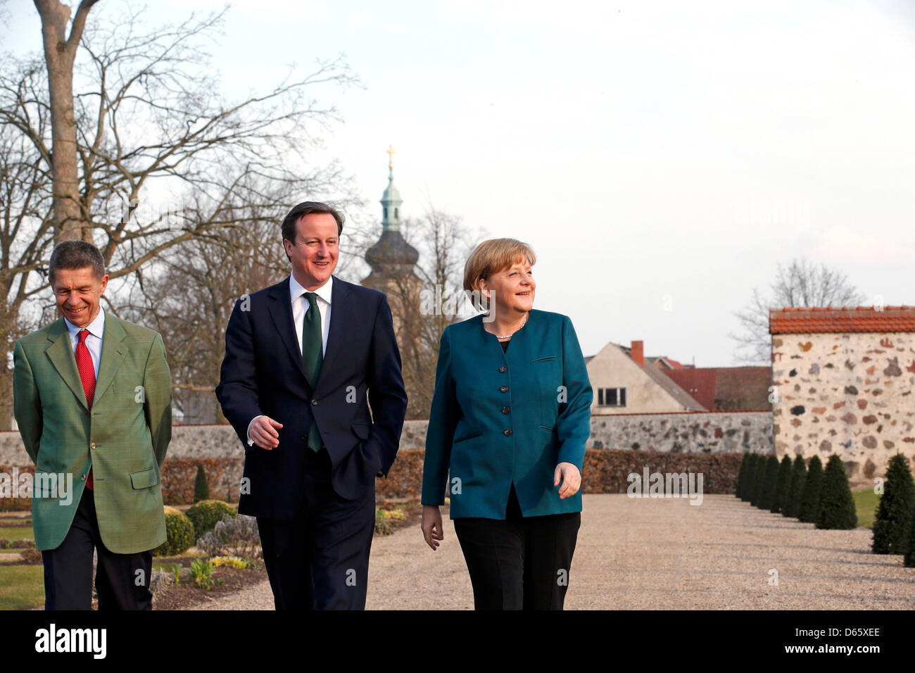 Angela merkel and her husband joachim sauer hi-res stock photography ...