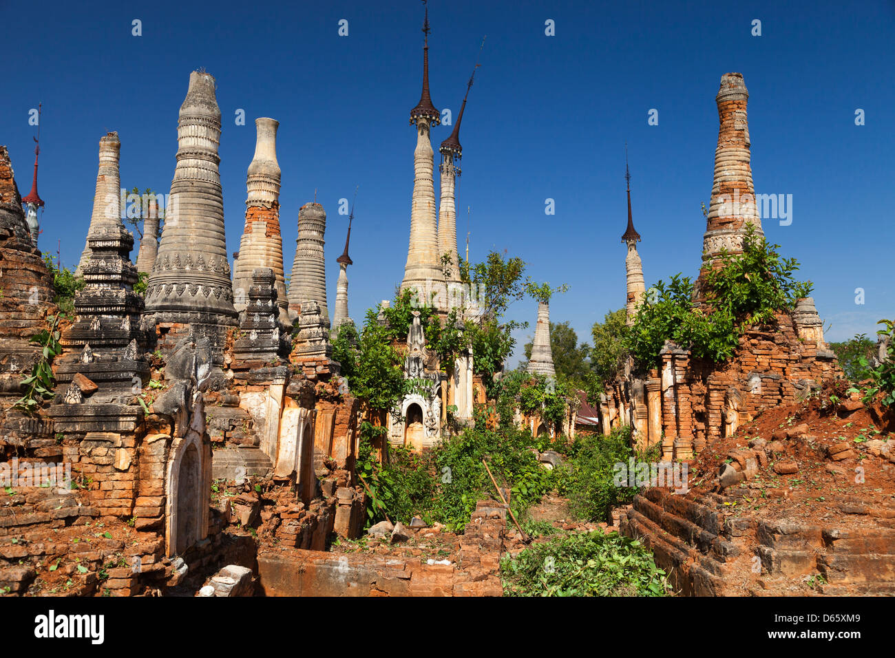 The abandoned and overgrown pagodas of Inn Thein, Myanmar 19 Stock ...