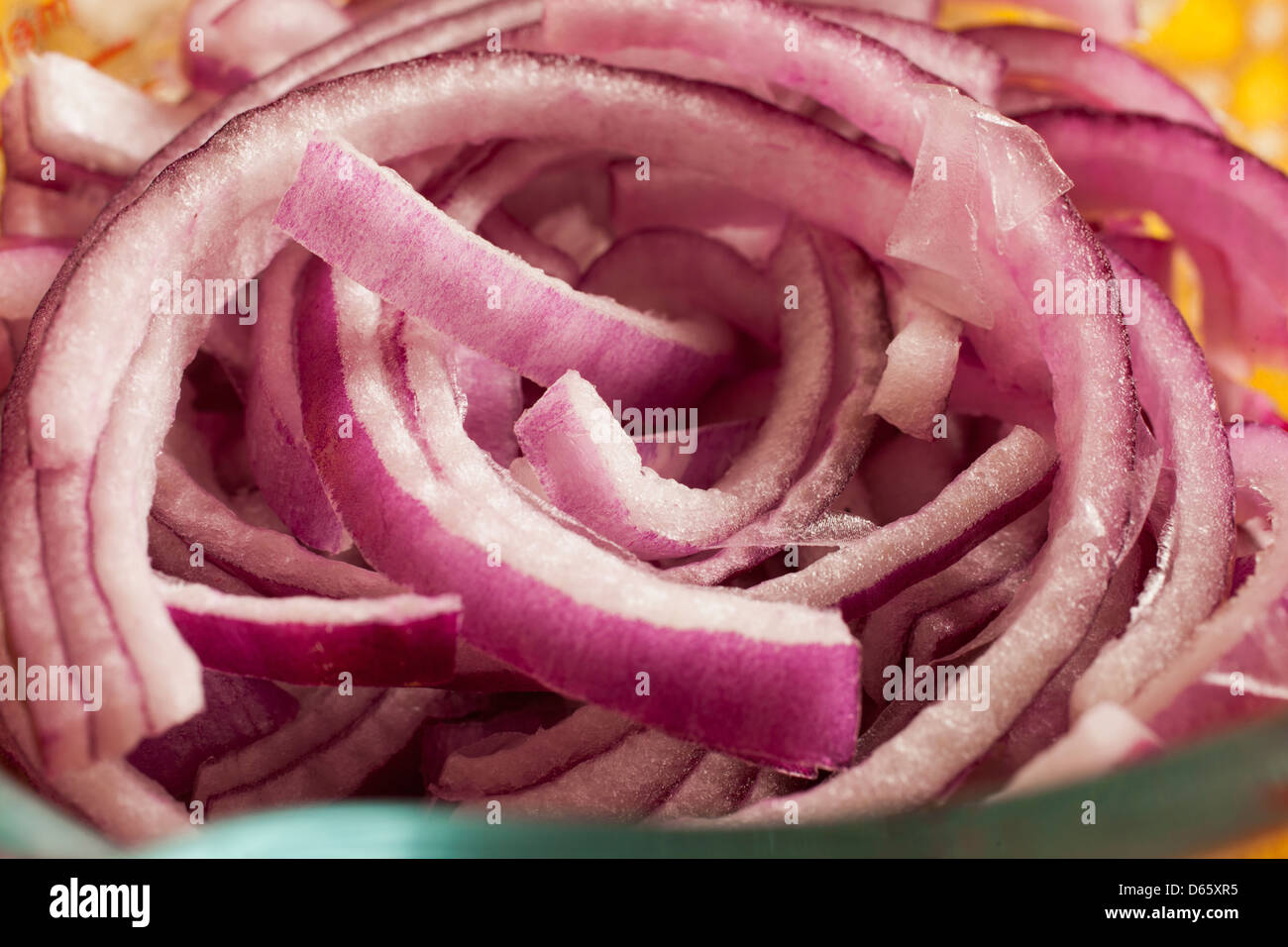 sliced red onion Stock Photo - Alamy