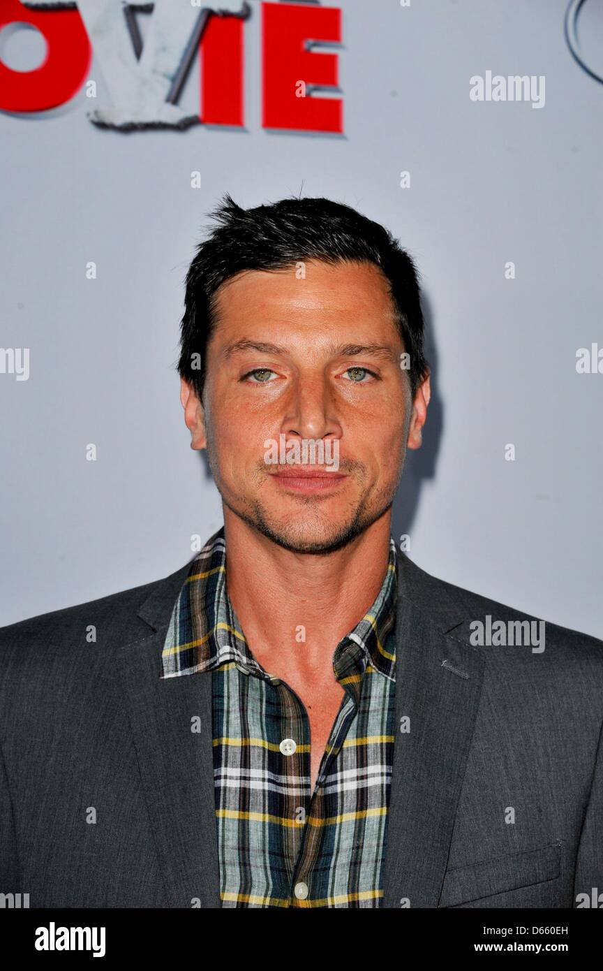 Hollywood, Los Angeles, CA, USA. April 11, 2013. Simon Rex at arrivals ...