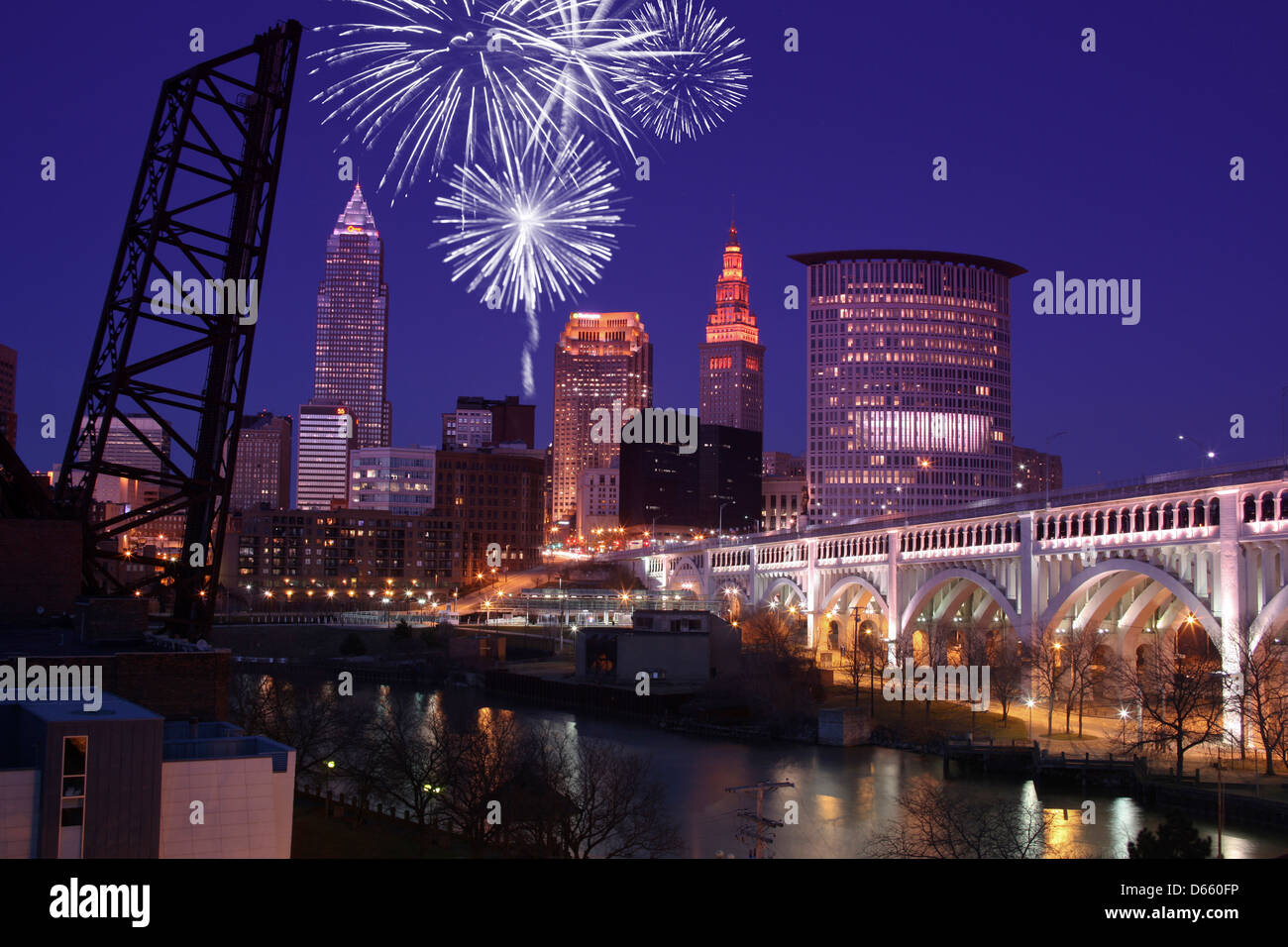 Cleveland ohio skyline at night hi-res stock photography and images - Alamy