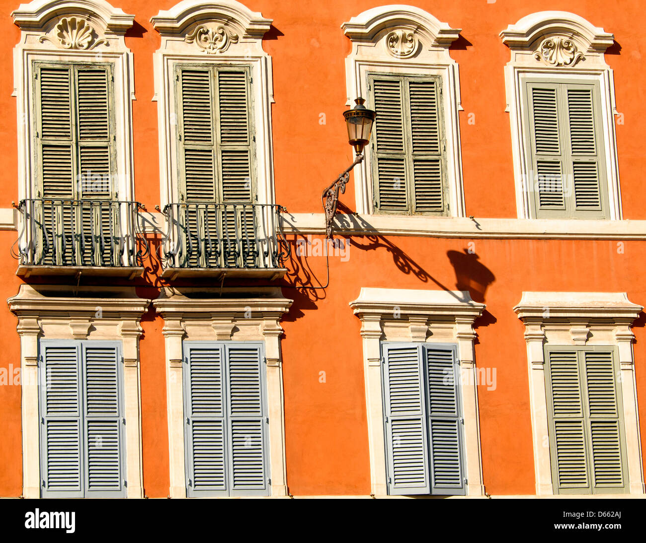 Windows italy shutters hi-res stock photography and images - Alamy