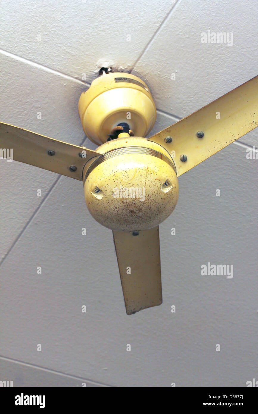 Old fashioned air conditioner hi-res stock photography and images - Alamy